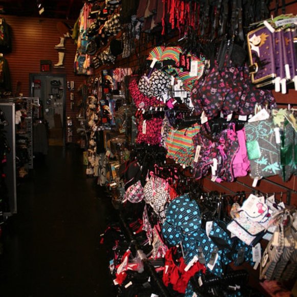 Hot Topic | Other | Iso Vintage Hot Topic Torrid Items 9s00s | Poshmark